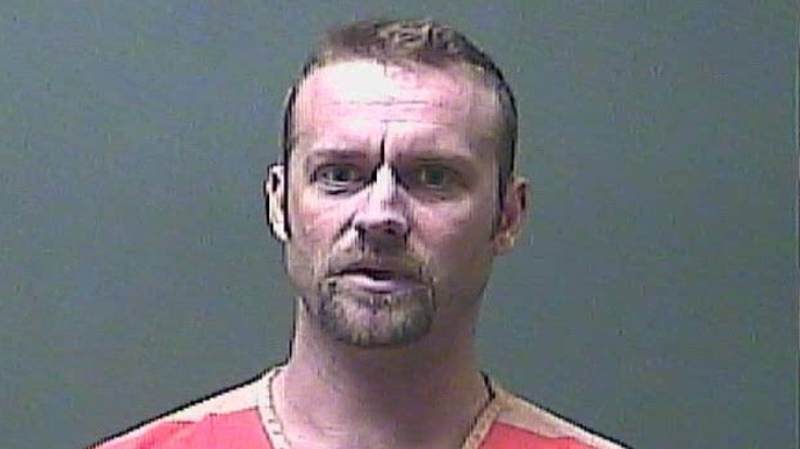 Man arrested, charged with stalking, threatening Taylor Swift - 93Q Country